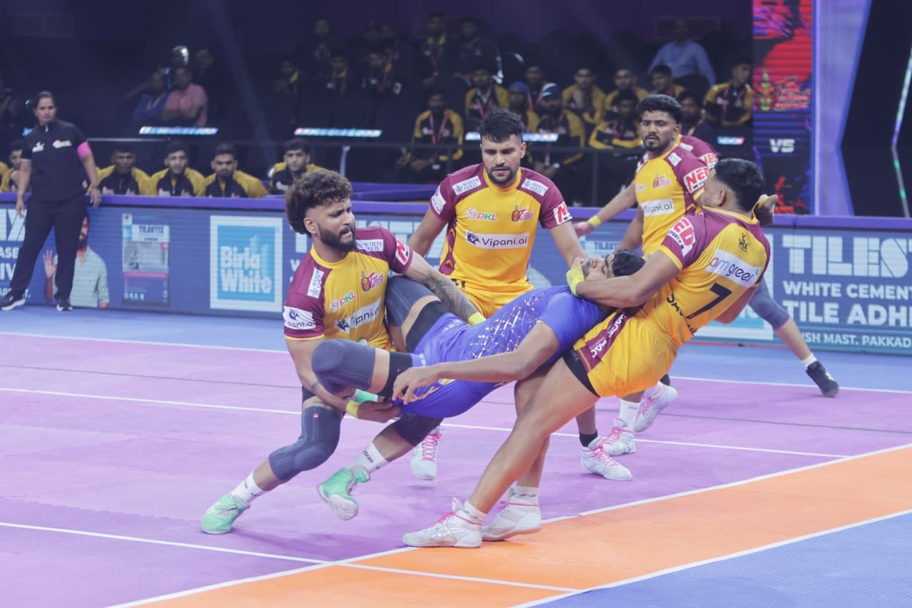 PKL: Pawan, Arjun shine as Tamil Thalaivas edge Telugu Titans 38-35 ...