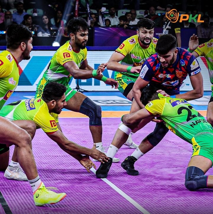 PKL: Patna Pirates maul Dabang Delhi to stay in playoff hunt - Live ...